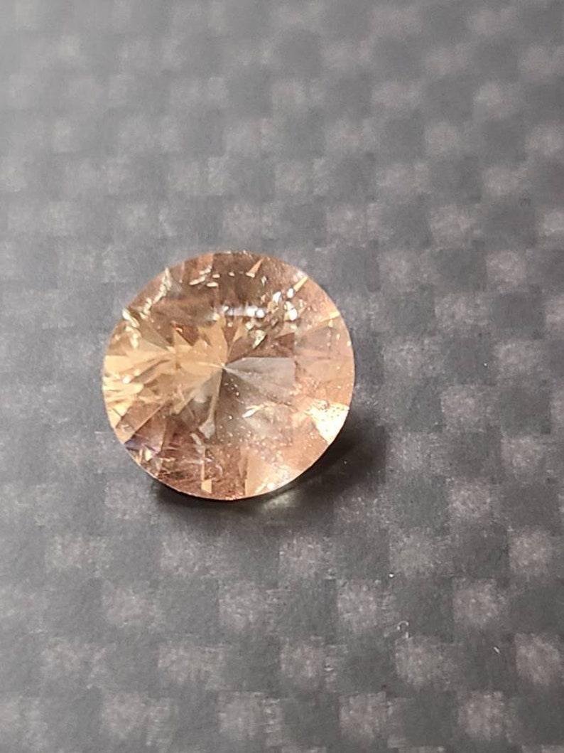 1.93ct Stunning natural Oregon Sunstone with peach/pink schiller ...